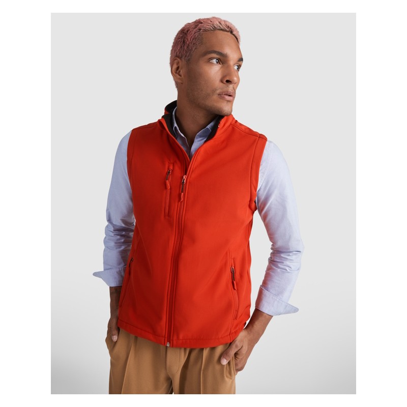 Chaleco softshell Roly Quebec con gran funcionalidad